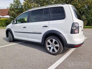 Balts Volkswagen Touran 2009 Bauska, ar dzinēja tilpumu 1.40 L un nobraukumu 192 tūkst. km par 3600 €, foto 4 vietnē AUTOMOTO.COM.LV