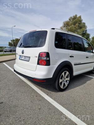 Balts Volkswagen Touran 2009 Bauska, ar dzinēja tilpumu 1.40 L un nobraukumu 192 tūkst. km par 3600 €, foto 6 vietnē AUTOMOTO.COM.LV