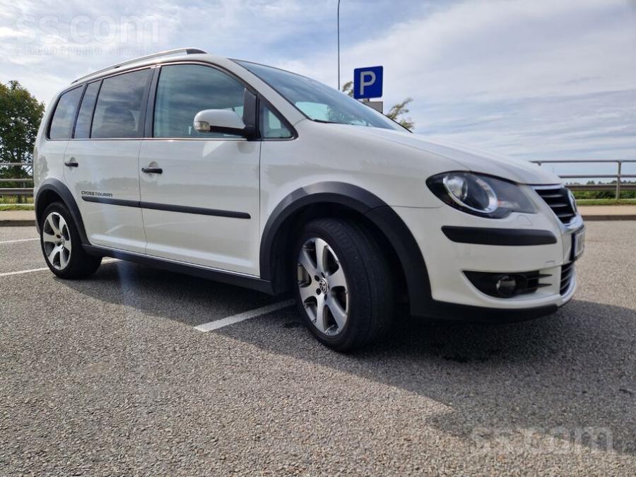 Balts Volkswagen Touran 2009 Bauska, ar dzinēja tilpumu 1.40 L un nobraukumu 192 tūkst. km par 3600 €, foto 8 vietnē AUTOMOTO.COM.LV