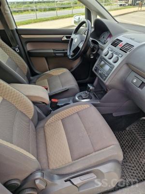 Balts Volkswagen Touran 2009 Bauska, ar dzinēja tilpumu 1.40 L un nobraukumu 192 tūkst. km par 3600 €, foto 12 vietnē AUTOMOTO.COM.LV