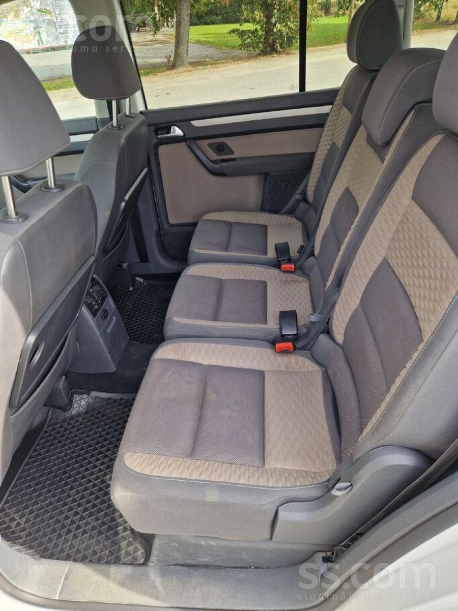 Balts Volkswagen Touran 2009 Bauska, ar dzinēja tilpumu 1.40 L un nobraukumu 192 tūkst. km par 3600 €, foto 13 vietnē AUTOMOTO.COM.LV