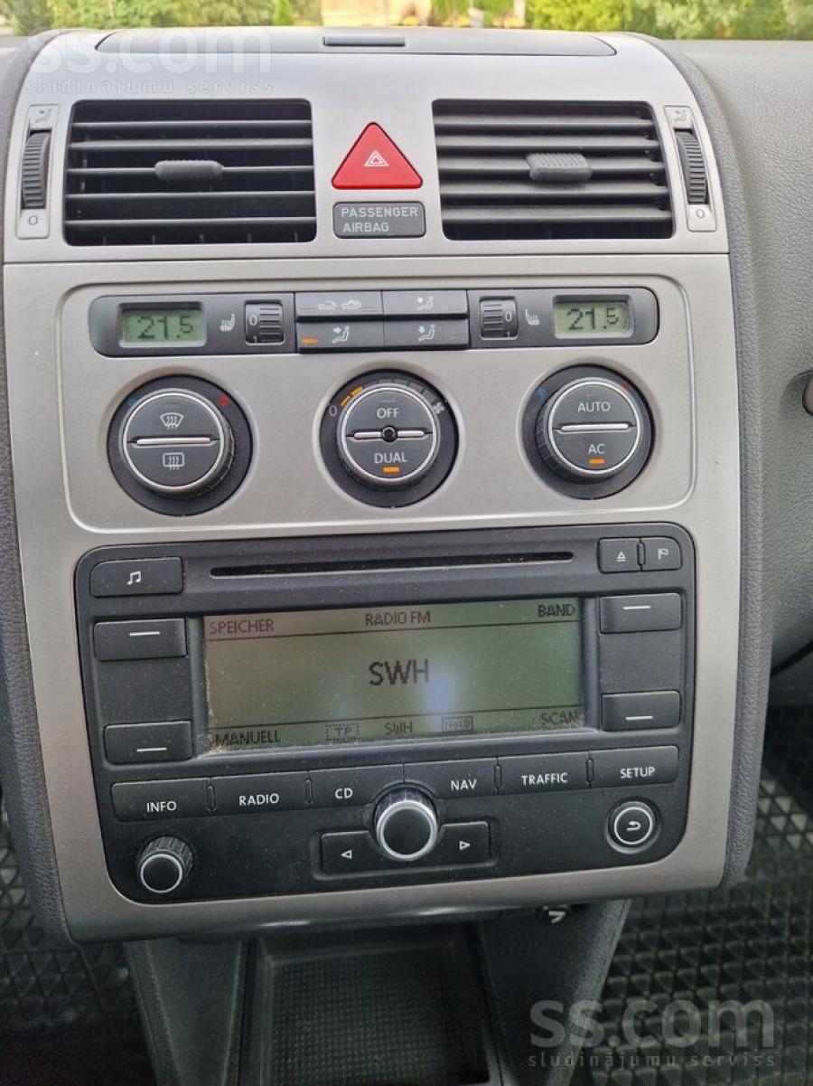 Balts Volkswagen Touran 2009 Bauska, ar dzinēja tilpumu 1.40 L un nobraukumu 192 tūkst. km par 3600 €, foto 18 vietnē AUTOMOTO.COM.LV