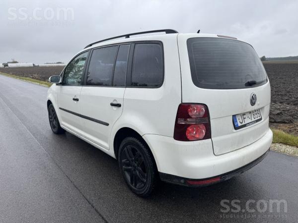 Balts Volkswagen Touran 2009 Bauska, ar dzinēja tilpumu 1.90 L un nobraukumu 0 tūkst. km par 1900 €, foto 6 vietnē AUTOMOTO.COM.LV