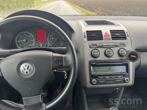 White Volkswagen Touran 2009 in Bauska, with an engine capacity of 1.90 L and mileage of 0 thousand km for 1900 €, photo 9 on AUTOMOTO.COM.LV