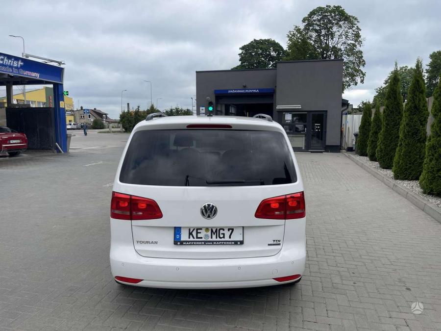 Balts Volkswagen Touran 2010 Tauragė, ar dzinēja tilpumu 1.60 L un nobraukumu 183 tūkst. km par 4200 €, foto 6 vietnē AUTOMOTO.COM.LV