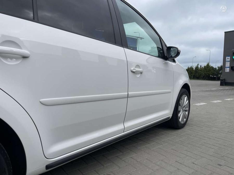 Balts Volkswagen Touran 2010 Tauragė, ar dzinēja tilpumu 1.60 L un nobraukumu 183 tūkst. km par 4200 €, foto 9 vietnē AUTOMOTO.COM.LV