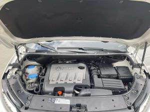 Balts Volkswagen Touran 2010 Tauragė, ar dzinēja tilpumu 1.60 L un nobraukumu 183 tūkst. km par 4200 €, foto 17 vietnē AUTOMOTO.COM.LV