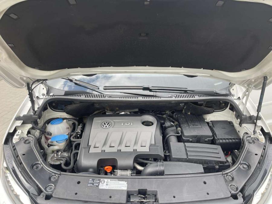 Balts Volkswagen Touran 2010 Tauragė, ar dzinēja tilpumu 1.60 L un nobraukumu 183 tūkst. km par 4200 €, foto 17 vietnē AUTOMOTO.COM.LV