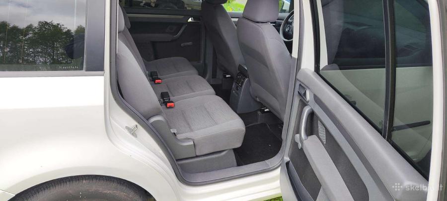 Balts Volkswagen Touran 2010 Šilalė, ar dzinēja tilpumu 1.90 L un nobraukumu 360 tūkst. km par 2900 €, foto 10 vietnē AUTOMOTO.COM.LV
