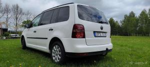 Balts Volkswagen Touran 2010 Šilalė, ar dzinēja tilpumu 1.90 L un nobraukumu 360 tūkst. km par 2900 €, foto 14 vietnē AUTOMOTO.COM.LV
