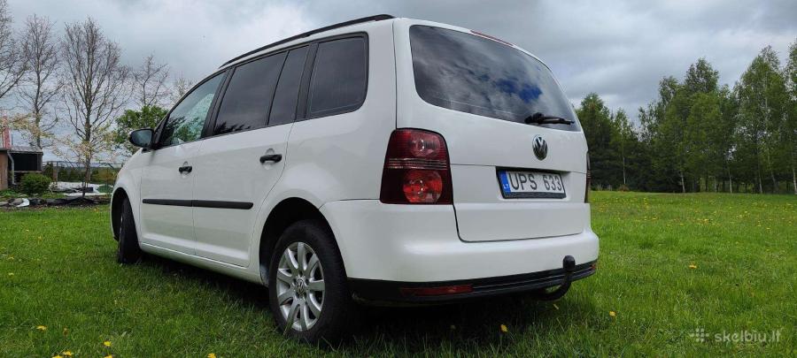 Balts Volkswagen Touran 2010 Šilalė, ar dzinēja tilpumu 1.90 L un nobraukumu 360 tūkst. km par 2900 €, foto 14 vietnē AUTOMOTO.COM.LV
