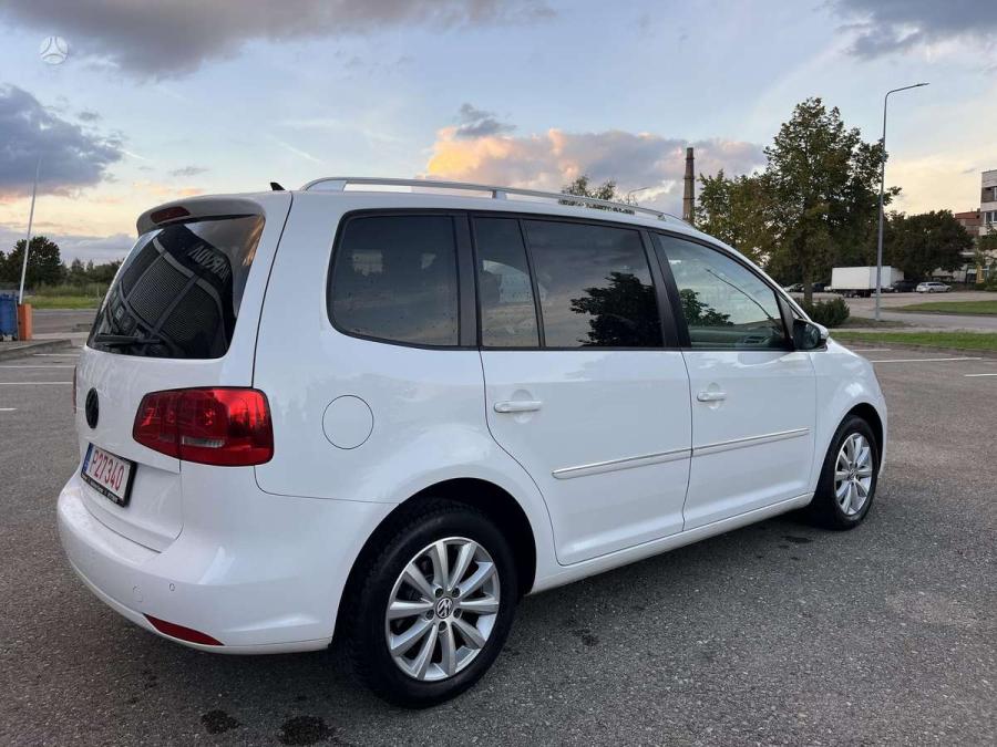 Balts Volkswagen Touran 2010 Alīta, ar dzinēja tilpumu 1.39 L un nobraukumu 216 tūkst. km par 3990 €, foto 12 vietnē AUTOMOTO.COM.LV
