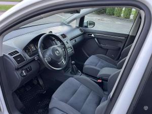 Balts Volkswagen Touran 2010 Alīta, ar dzinēja tilpumu 1.39 L un nobraukumu 216 tūkst. km par 3990 €, foto 14 vietnē AUTOMOTO.COM.LV