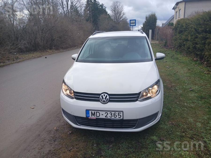 White Volkswagen Touran 2011 in Tukums, with an engine capacity of 2.00 L and mileage of 0 thousand km for 3800 €, photo 1 on AUTOMOTO.COM.LV