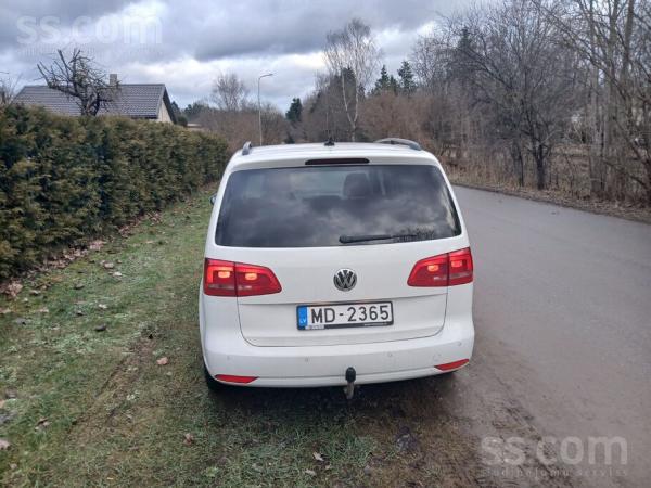 Balts Volkswagen Touran 2011 Tukums, ar dzinēja tilpumu 2.00 L un nobraukumu 0 tūkst. km par 3800 €, foto 5 vietnē AUTOMOTO.COM.LV