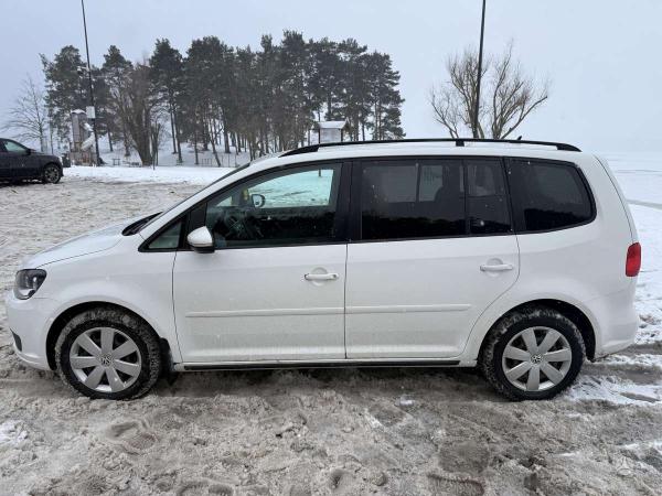 Balts Volkswagen Touran 2011 Kauņa, ar dzinēja tilpumu 1.60 L un nobraukumu 269 tūkst. km par 4700 €, foto 3 vietnē AUTOMOTO.COM.LV