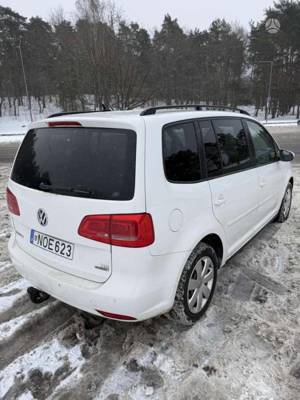 Balts Volkswagen Touran 2011 Kauņa, ar dzinēja tilpumu 1.60 L un nobraukumu 269 tūkst. km par 4700 €, foto 8 vietnē AUTOMOTO.COM.LV