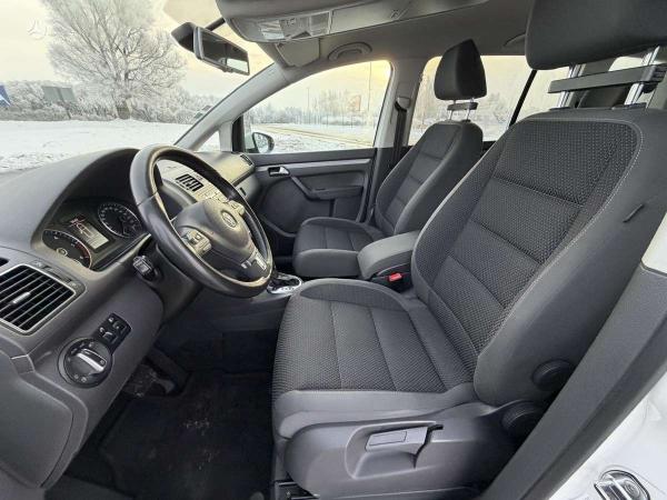 Balts Volkswagen Touran 2011 Tauragė, ar dzinēja tilpumu 1.60 L un nobraukumu 242 tūkst. km par 4900 €, foto 8 vietnē AUTOMOTO.COM.LV
