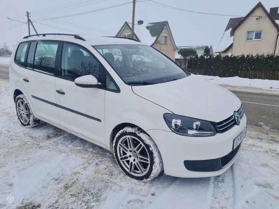 Balts Volkswagen Touran 2011 Kauņa, ar dzinēja tilpumu 1.60 L un nobraukumu 251 tūkst. km par 4999 €, foto 1 vietnē AUTOMOTO.COM.LV