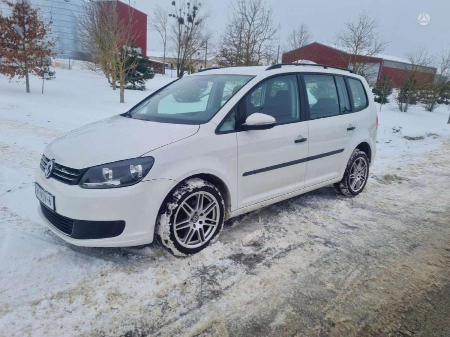 Balts Volkswagen Touran 2011 Kauņa, ar dzinēja tilpumu 1.60 L un nobraukumu 251 tūkst. km par 4999 €, foto 2 vietnē AUTOMOTO.COM.LV
