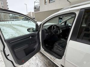 White Volkswagen Touran 2011 in Vilnius, with an engine capacity of 1.97 L and mileage of 344 thousand km for 4100 €, photo 10 on AUTOMOTO.COM.LV