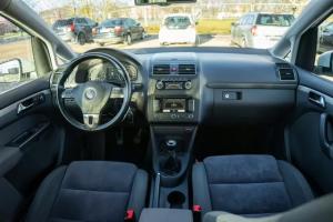 Balts Volkswagen Touran 2011 Liepāja, ar dzinēja tilpumu 1.20 L un nobraukumu 275 tūkst. km par 6950 €, foto 10 vietnē AUTOMOTO.COM.LV