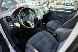 Balts Volkswagen Touran 2011 Liepāja, ar dzinēja tilpumu 1.20 L un nobraukumu 275 tūkst. km par 6950 €, foto 11 vietnē AUTOMOTO.COM.LV