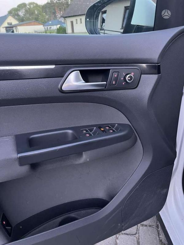 Balts Volkswagen Touran 2011 Druskininkai, ar dzinēja tilpumu 1.39 L un nobraukumu 275 tūkst. km par 4900 €, foto 10 vietnē AUTOMOTO.COM.LV