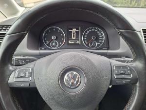 White Volkswagen Touran 2011 in Ukmerge, with an engine capacity of 1.20 L and mileage of 241 thousand km for 3950 €, photo 9 on AUTOMOTO.COM.LV