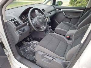 White Volkswagen Touran 2011 in Ukmerge, with an engine capacity of 1.20 L and mileage of 241 thousand km for 3950 €, photo 14 on AUTOMOTO.COM.LV
