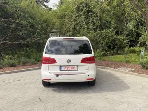 White Volkswagen Touran 2011 in Vilnius, with an engine capacity of 1.60 L and mileage of 214 thousand km for 3999 €, photo 5 on AUTOMOTO.COM.LV