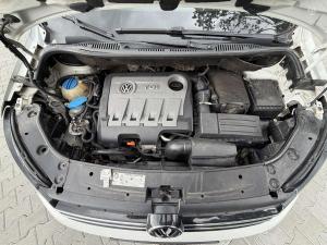 White Volkswagen Touran 2011 in Vilnius, with an engine capacity of 1.60 L and mileage of 214 thousand km for 3999 €, photo 30 on AUTOMOTO.COM.LV