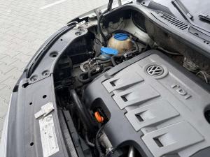 White Volkswagen Touran 2011 in Vilnius, with an engine capacity of 1.60 L and mileage of 214 thousand km for 3999 €, photo 31 on AUTOMOTO.COM.LV