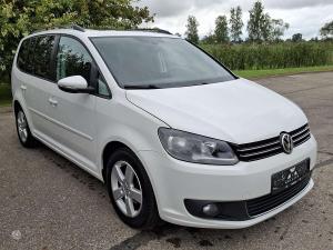 White Volkswagen Touran 2011 in Ukmerge, with an engine capacity of 1.20 L and mileage of 241 thousand km for 3850 €, photo 3 on AUTOMOTO.COM.LV