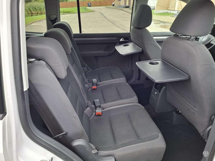 White Volkswagen Touran 2011 in Ukmerge, with an engine capacity of 1.20 L and mileage of 241 thousand km for 3850 €, photo 14 on AUTOMOTO.COM.LV