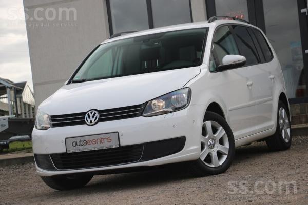 Фольксваген Туран 2011 в Тукумс на AUTOMOTO.COM.LV Белый Фольксваген Туран 2011 в Тукумс, объемом двигателя 1.60 л и пробегом 205 тыс. км за 6358 €, фото 1 на AUTOMOTO.COM.LV