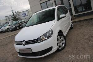 White Volkswagen Touran 2011 in Tukums, with an engine capacity of 1.60 L and mileage of 205 thousand km for 6358 €, photo 3 on AUTOMOTO.COM.LV