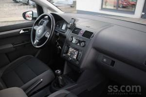 White Volkswagen Touran 2011 in Tukums, with an engine capacity of 1.60 L and mileage of 205 thousand km for 6358 €, photo 11 on AUTOMOTO.COM.LV