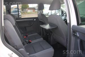 White Volkswagen Touran 2011 in Tukums, with an engine capacity of 1.60 L and mileage of 205 thousand km for 6358 €, photo 13 on AUTOMOTO.COM.LV