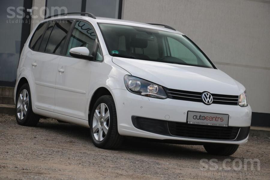 White Volkswagen Touran 2011 in Tukums, with an engine capacity of 1.60 L and mileage of 205 thousand km for 6358 €, photo 29 on AUTOMOTO.COM.LV