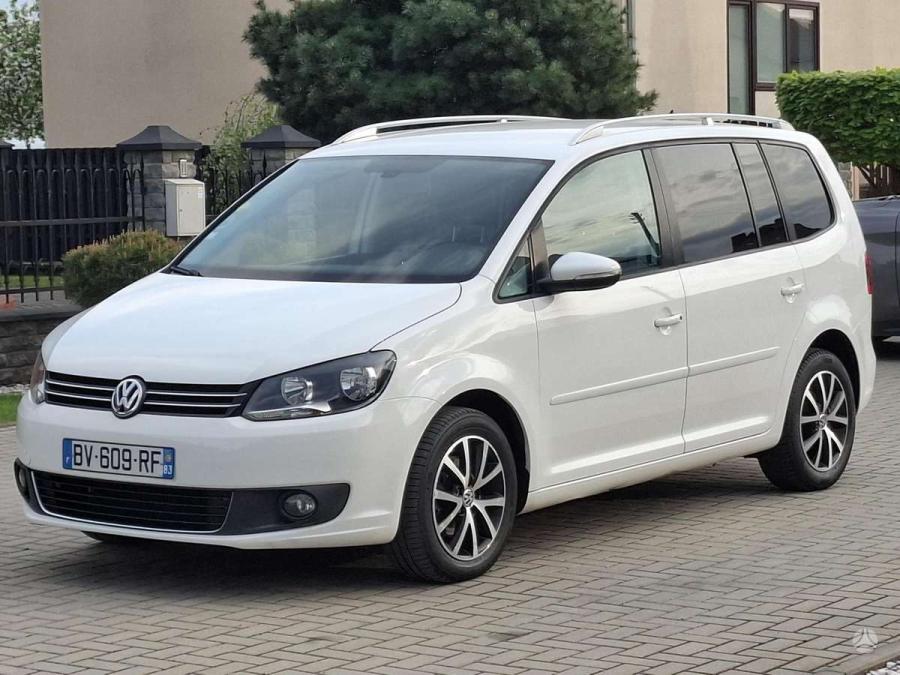 Balts Volkswagen Touran 2011 Tauragė, ar dzinēja tilpumu 1.60 L un nobraukumu 274 tūkst. km par 4600 €, foto 1 vietnē AUTOMOTO.COM.LV
