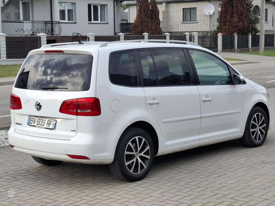 Balts Volkswagen Touran 2011 Tauragė, ar dzinēja tilpumu 1.60 L un nobraukumu 274 tūkst. km par 4600 €, foto 6 vietnē AUTOMOTO.COM.LV