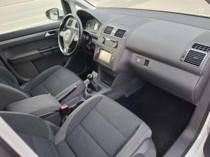 Balts Volkswagen Touran 2011 Tauragė, ar dzinēja tilpumu 1.60 L un nobraukumu 274 tūkst. km par 4600 €, foto 11 vietnē AUTOMOTO.COM.LV