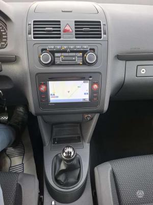 Balts Volkswagen Touran 2011 Tauragė, ar dzinēja tilpumu 1.60 L un nobraukumu 274 tūkst. km par 4600 €, foto 13 vietnē AUTOMOTO.COM.LV