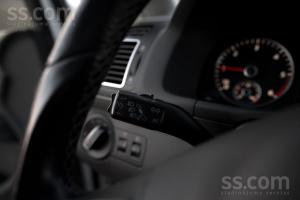 White Volkswagen Touran 2012 in Jelgava, with an engine capacity of 2.00 L and mileage of 247 thousand km for 6890 €, photo 17 on AUTOMOTO.COM.LV