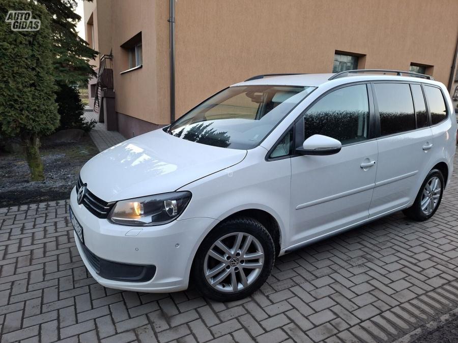 White Volkswagen Touran 2012 in Marijampole, with an engine capacity of 1.60 L and mileage of 348 thousand km for 3999 €, photo 2 on AUTOMOTO.COM.LV