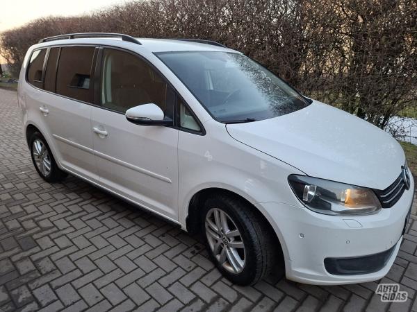 Balts Volkswagen Touran 2012 Marijampole, ar dzinēja tilpumu 1.60 L un nobraukumu 348 tūkst. km par 3999 €, foto 3 vietnē AUTOMOTO.COM.LV