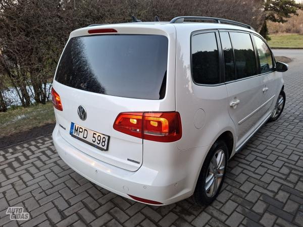 Balts Volkswagen Touran 2012 Marijampole, ar dzinēja tilpumu 1.60 L un nobraukumu 348 tūkst. km par 3999 €, foto 4 vietnē AUTOMOTO.COM.LV