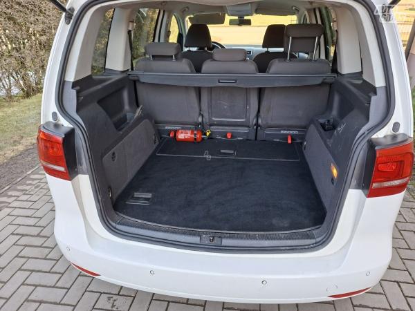 Balts Volkswagen Touran 2012 Marijampole, ar dzinēja tilpumu 1.60 L un nobraukumu 348 tūkst. km par 3999 €, foto 8 vietnē AUTOMOTO.COM.LV