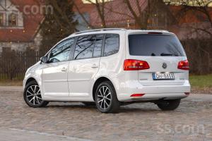 Balts Volkswagen Touran 2012 Jelgava, ar dzinēja tilpumu 2.00 L un nobraukumu 250 tūkst. km par 6290 €, foto 5 vietnē AUTOMOTO.COM.LV